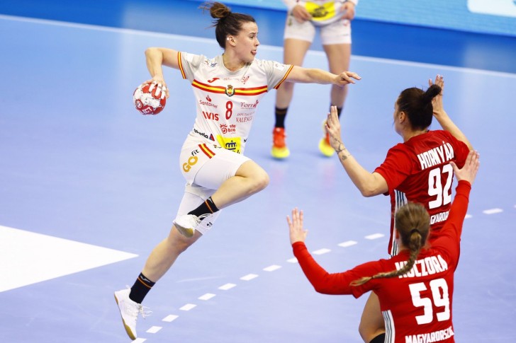Silvia Arderius gana el Trofeo "Vicen Muñoz" a la mejor jugadora de balonmano - Valle de Elda