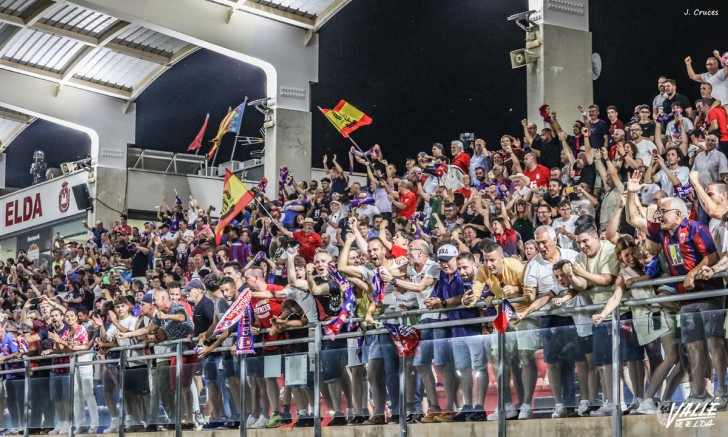 Los abonos del Eldense oscilan entre los 480 y los 95 euros - Valle de Elda
