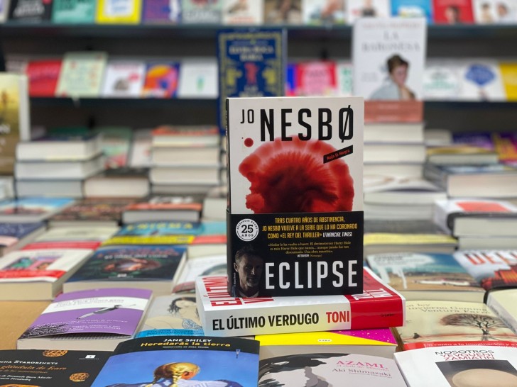 "Eclipse" de Jo Nesbø - Valle de Elda